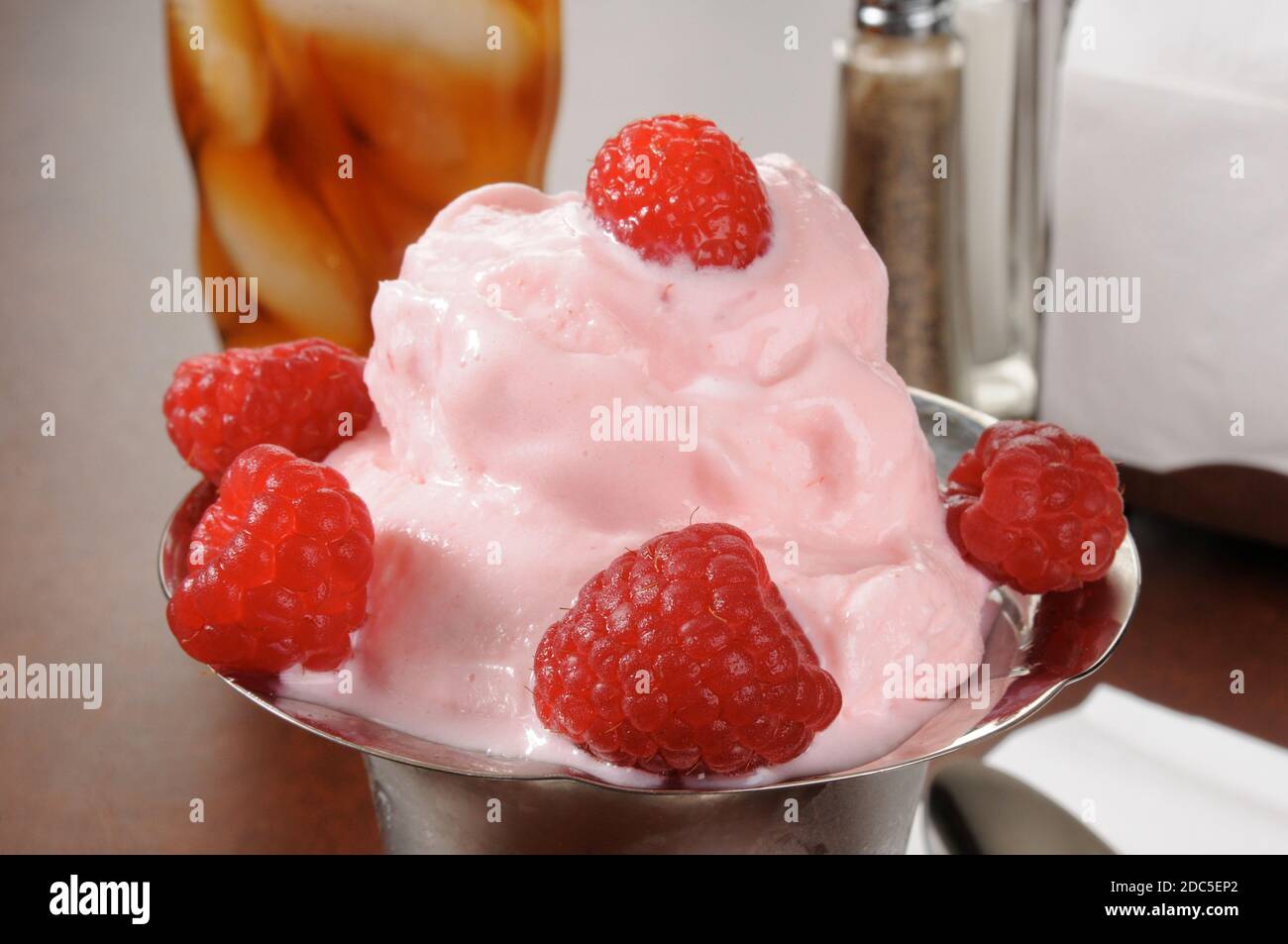 Frozen raspberry hi-res stock photography and images - Alamy