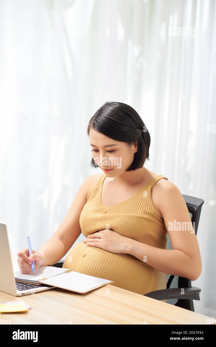 Laptop writing hi-res stock photography and images - Alamy