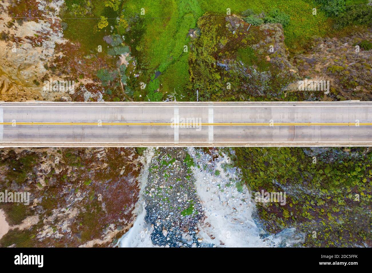 Rocky Creek Bridge, spandrel arch bridge in California, Big Sur in ...