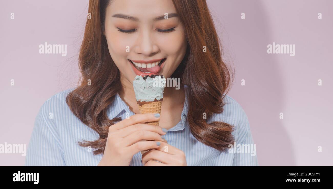 Young cute korean lady hi-res stock photography and images - Alamy