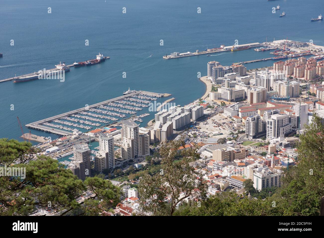 Gibraltar marina bay boats hi-res stock photography and images - Alamy