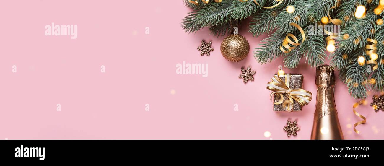 Christmas banner with fir branches and golden Christmas tree ...