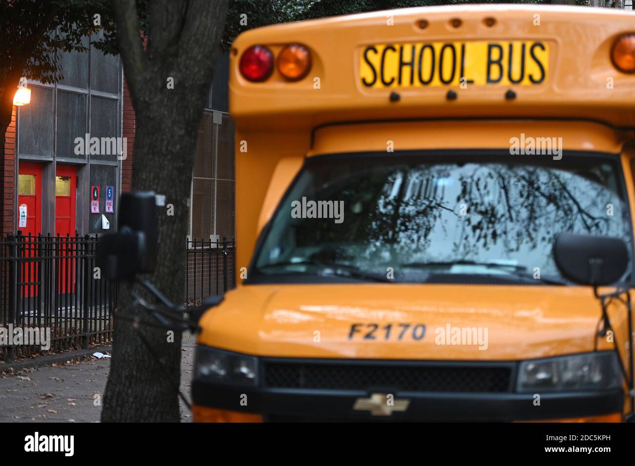 87 bus hi-res stock photography and images - Alamy