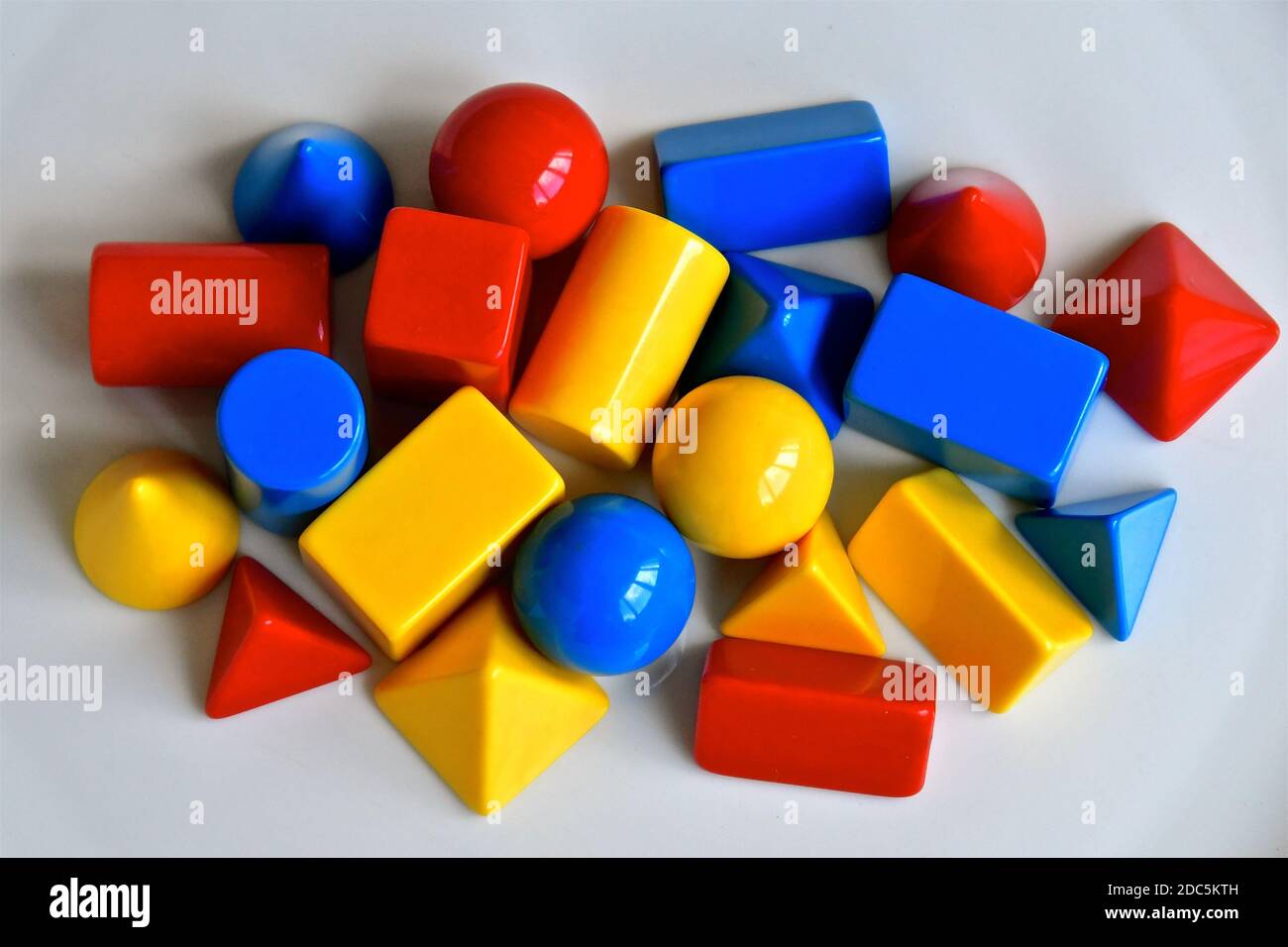 Geometry and 3d shapes hi-res stock photography and images - Alamy