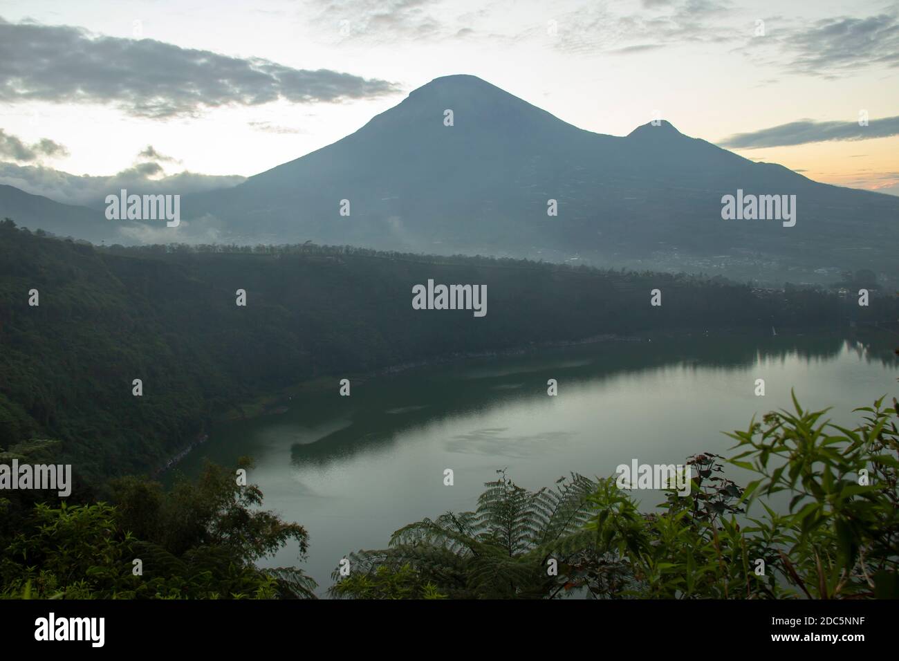 the beauty of Menjer Lake against the background of Mount Sindoro ...