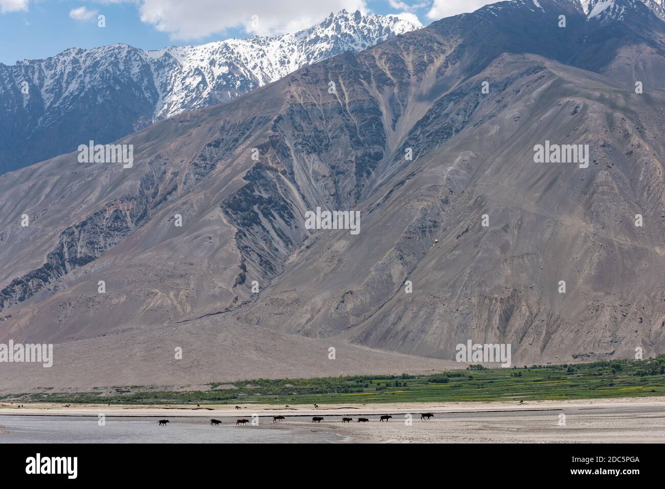Wakhan corridor and afghanistan hi-res stock photography and images - Alamy