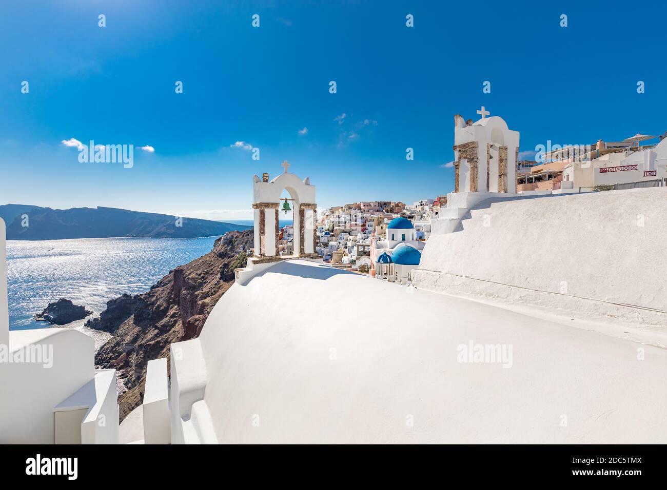 Amazingly beautiful travel landscape, summer scenery in Santorini ...