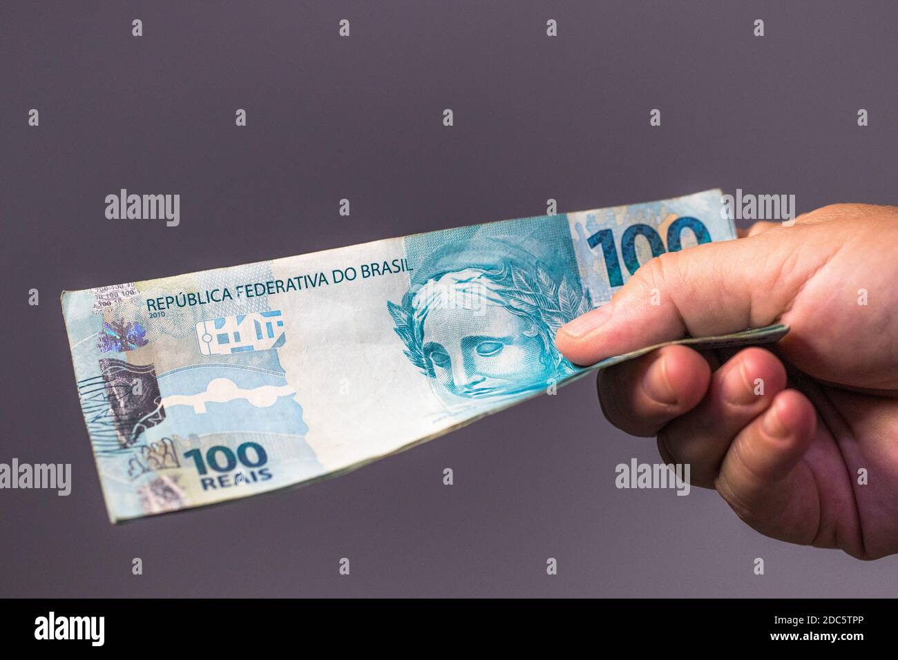 Brazilian 100 real bill hi-res stock photography and images - Alamy