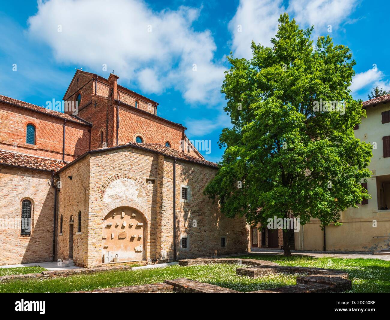 Ancient fortified village abbey hi-res stock photography and images - Alamy
