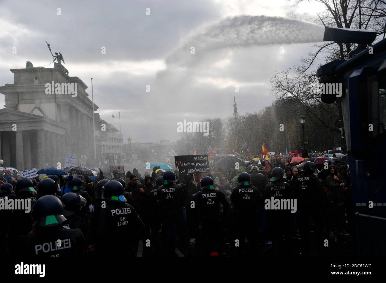 Anti lock down protests rally hi-res stock photography and images - Alamy
