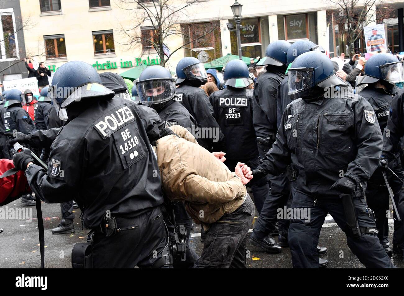 Anti lock down protests rally hi-res stock photography and images - Alamy