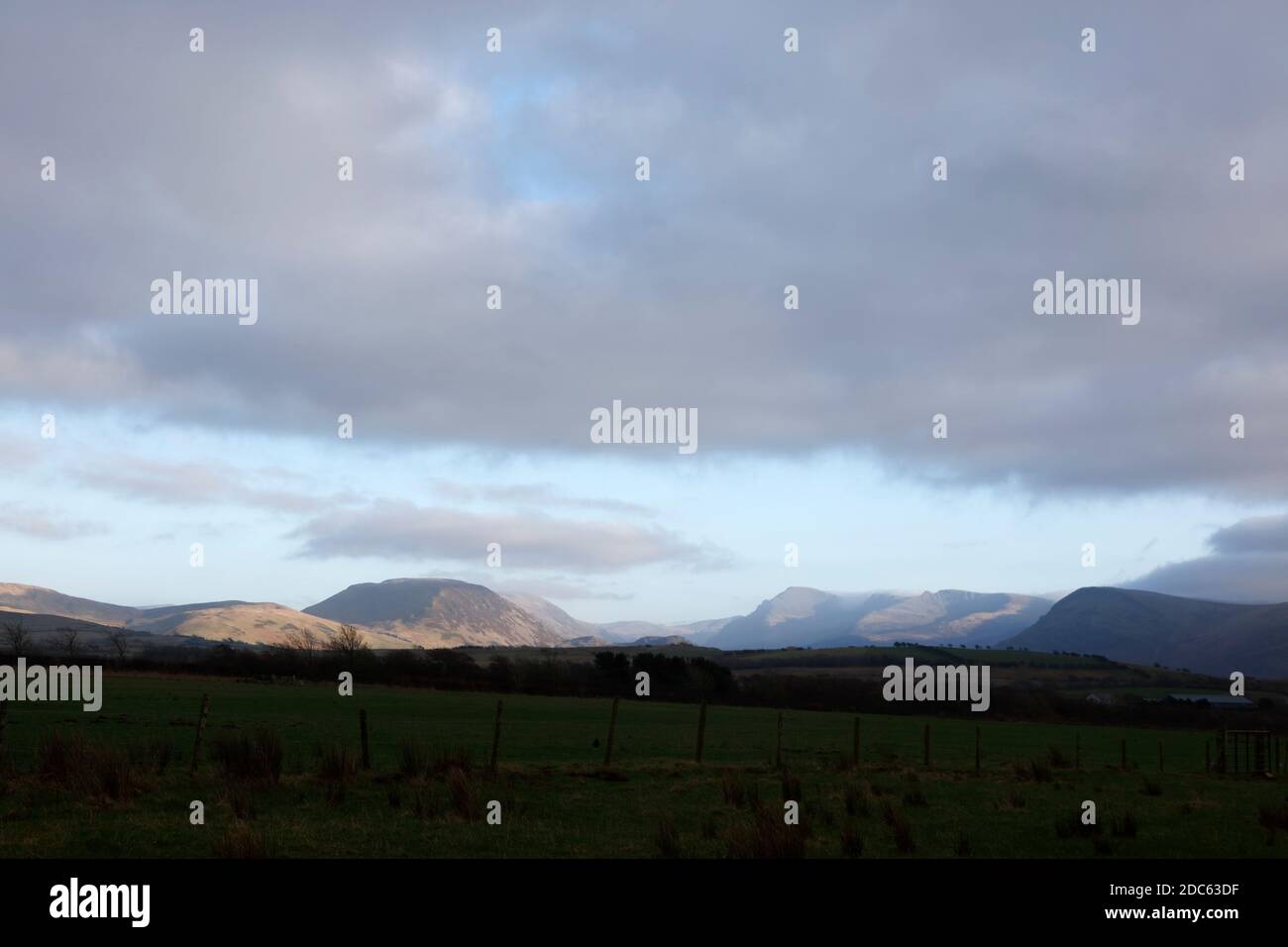 Long distance views of the Ennerdale Fells from Frizington, Lake ...