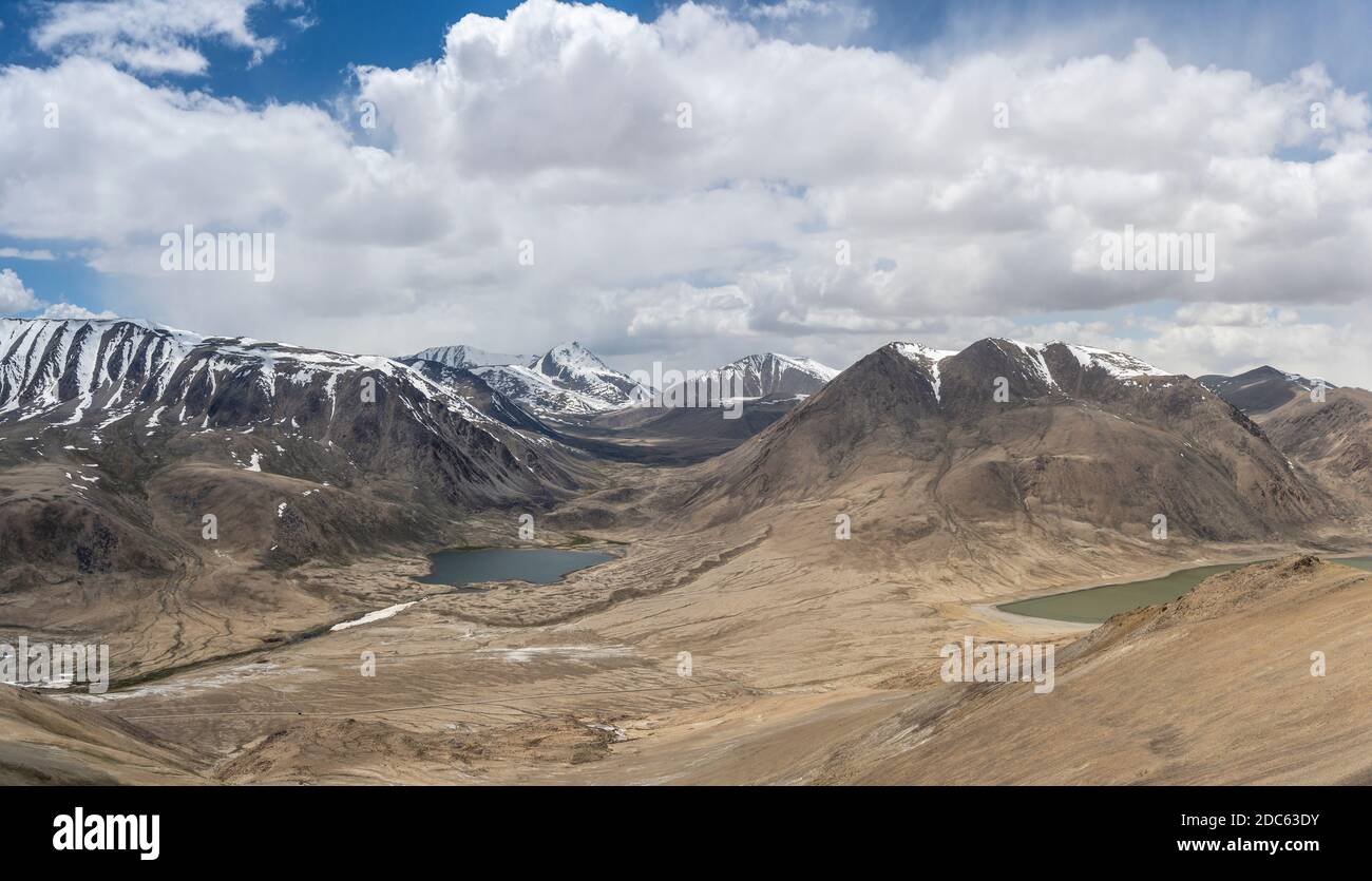 Pass in the pamir mountains hi-res stock photography and images - Alamy