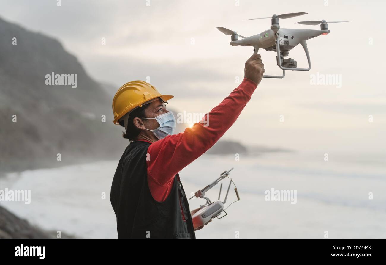 Drone technology hi-res stock photography and images - Alamy