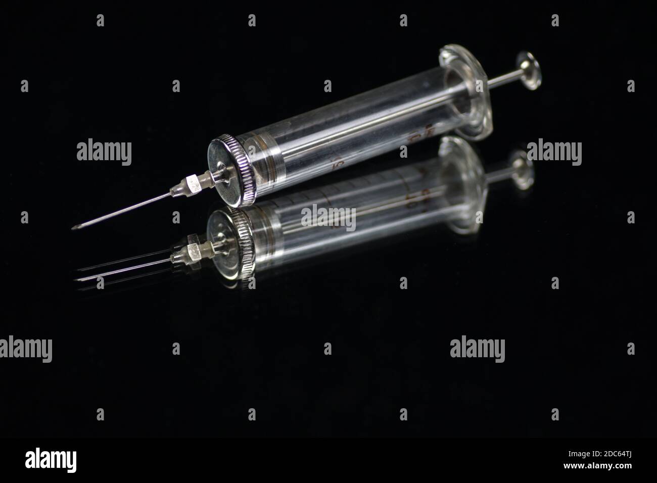 Glass syringe for injection in hospital Stock Photo - Alamy