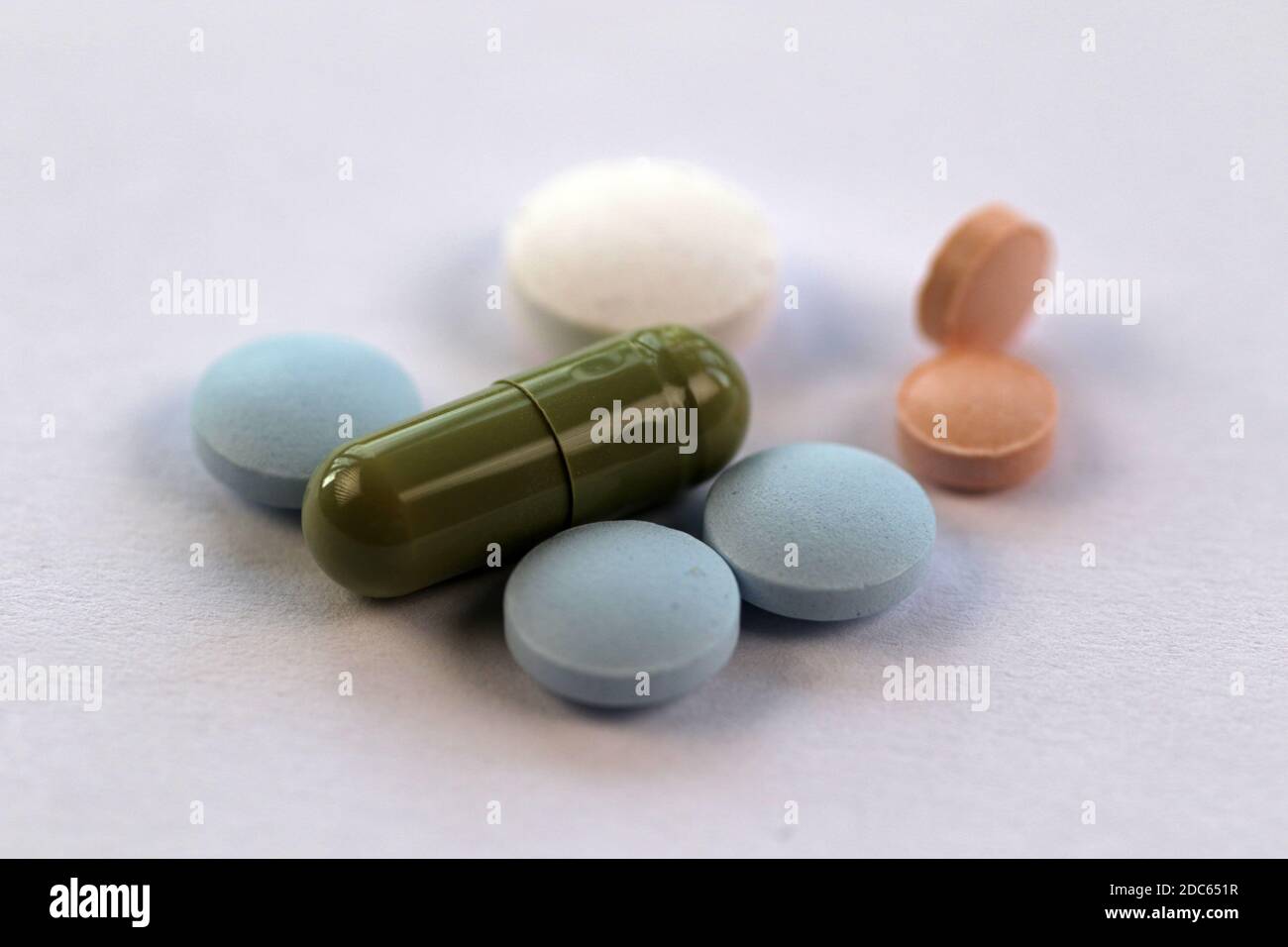 Set medicines hi-res stock photography and images - Alamy