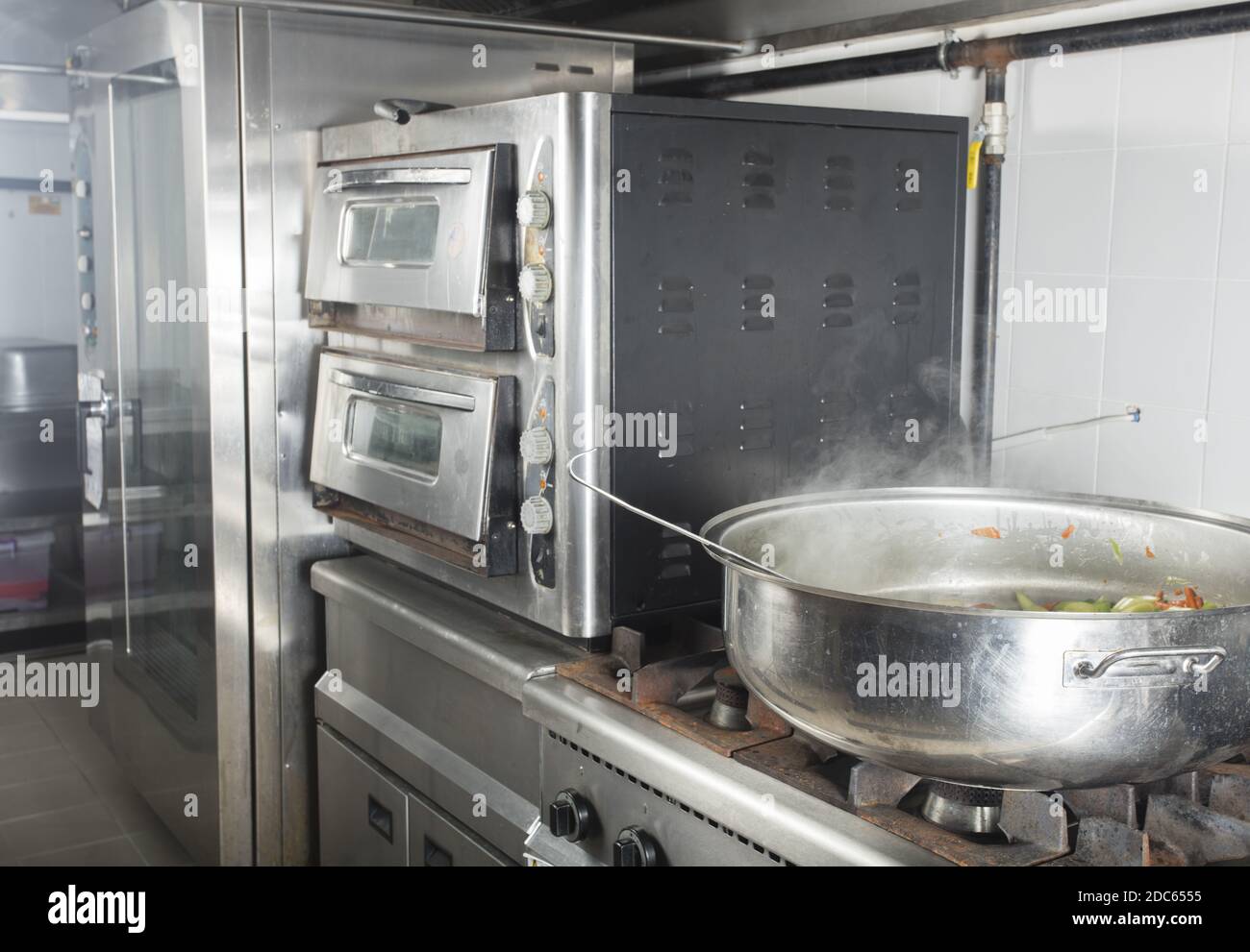 A commercial kitchen in a hotel or restaurant Stock Photo - Alamy