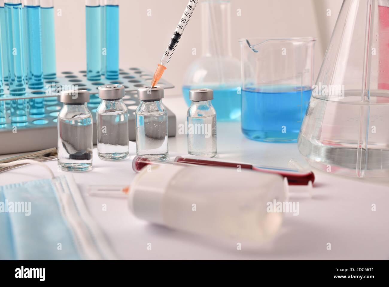 Insulin vial hi-res stock photography and images - Alamy