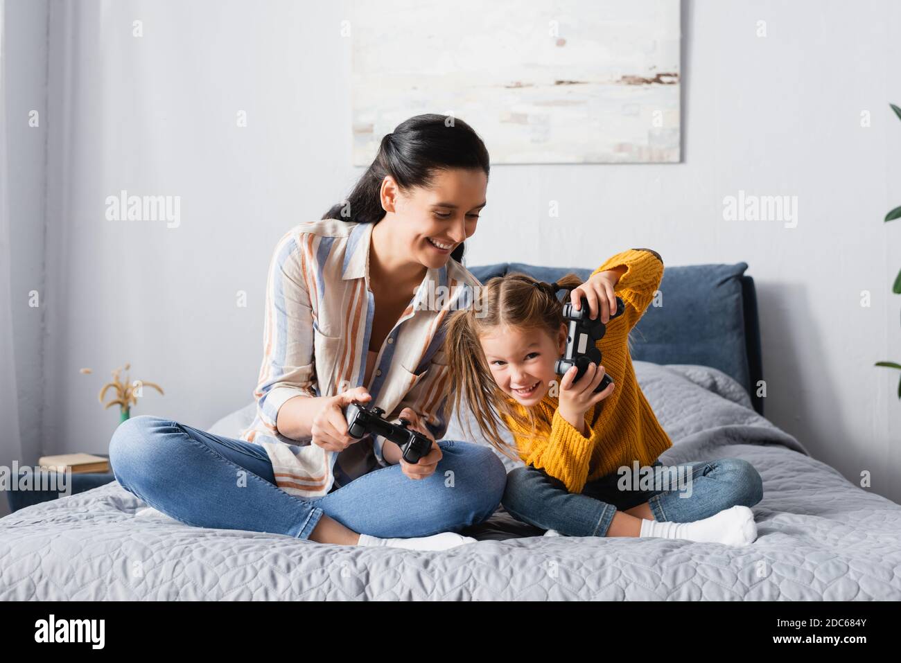 Child legs crossed hi-res stock photography and images - Alamy