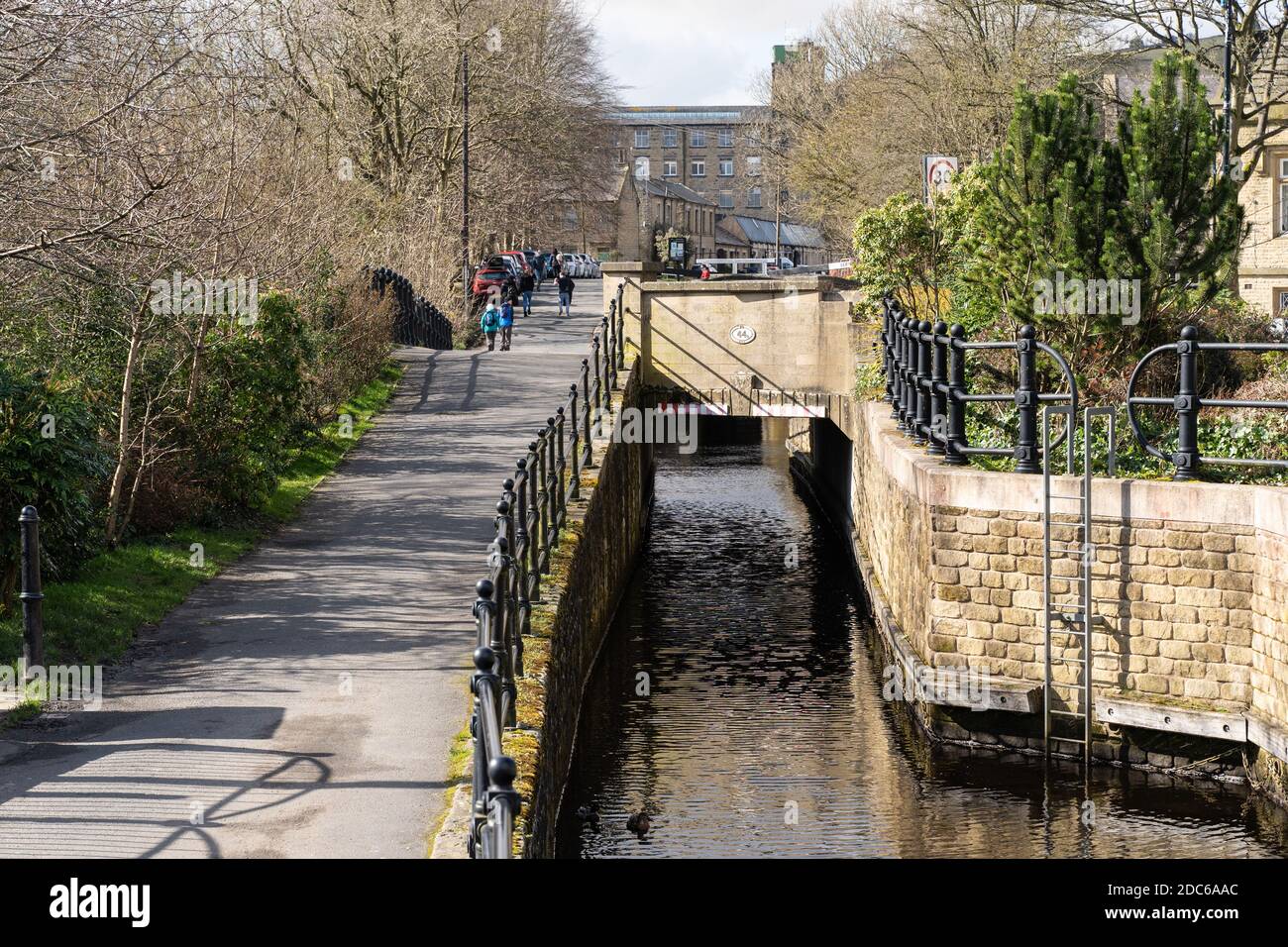bridge 44a over the huddersfield narrow canal at slaithwaite Stock ...