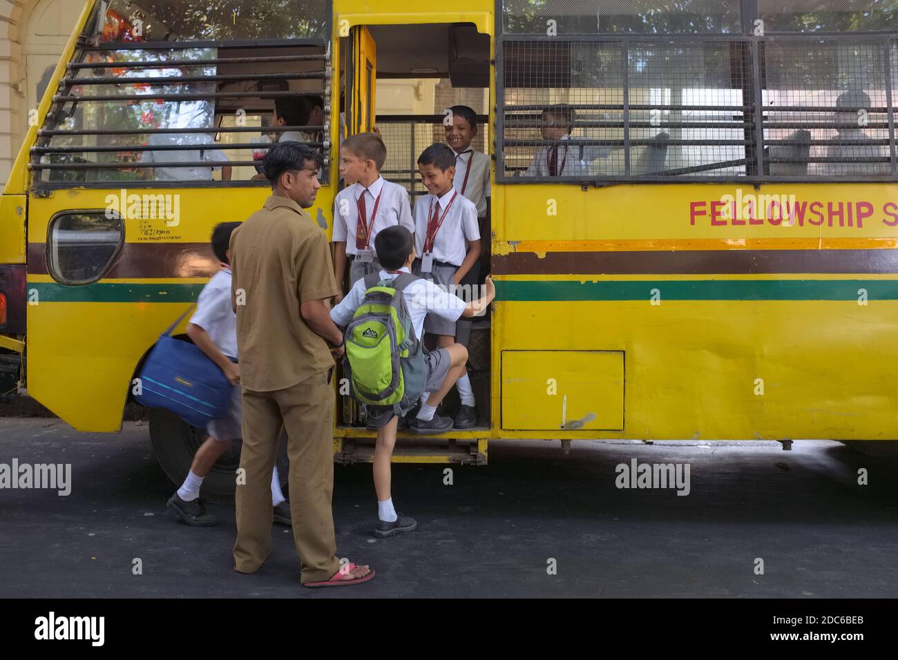 Boarding school bus hi-res stock photography and images - Alamy