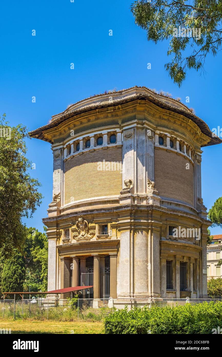 Rome, Italy - 2019/06/16: Historic water cistern tower - Serbatoio dell ...