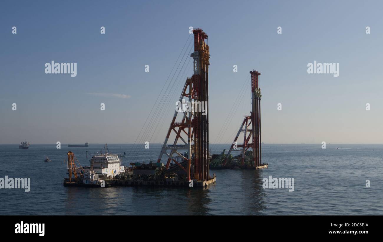 Marine pile driver hi-res stock photography and images - Alamy