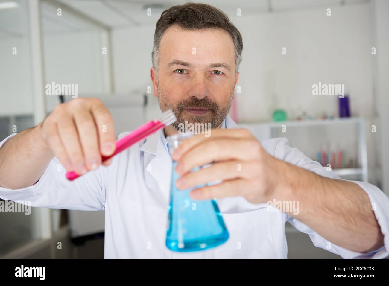Mixing reagents hi-res stock photography and images - Alamy