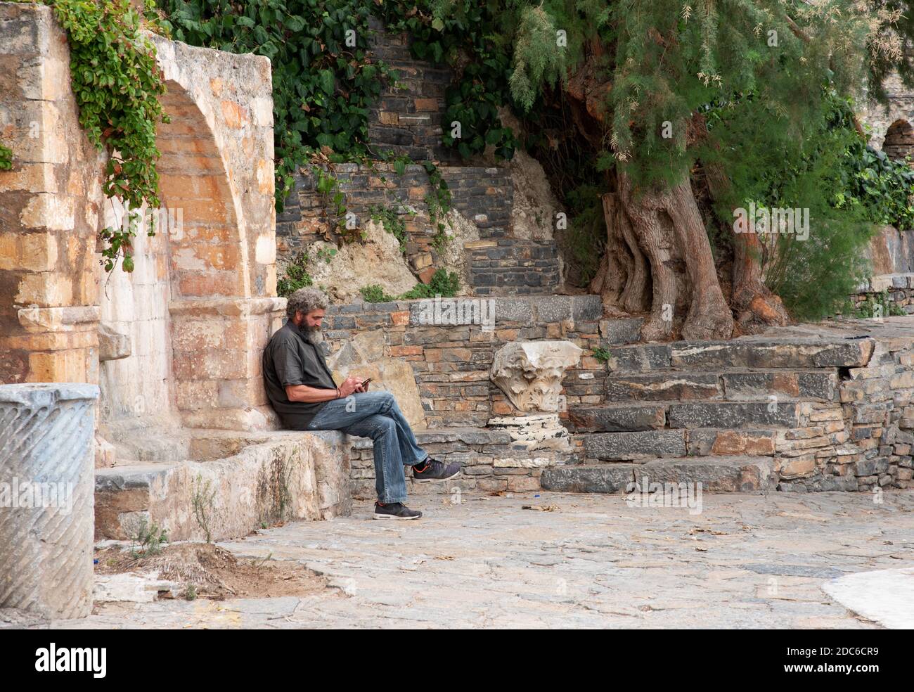 Crete Old Man High Resolution Stock Photography and Images - Alamy