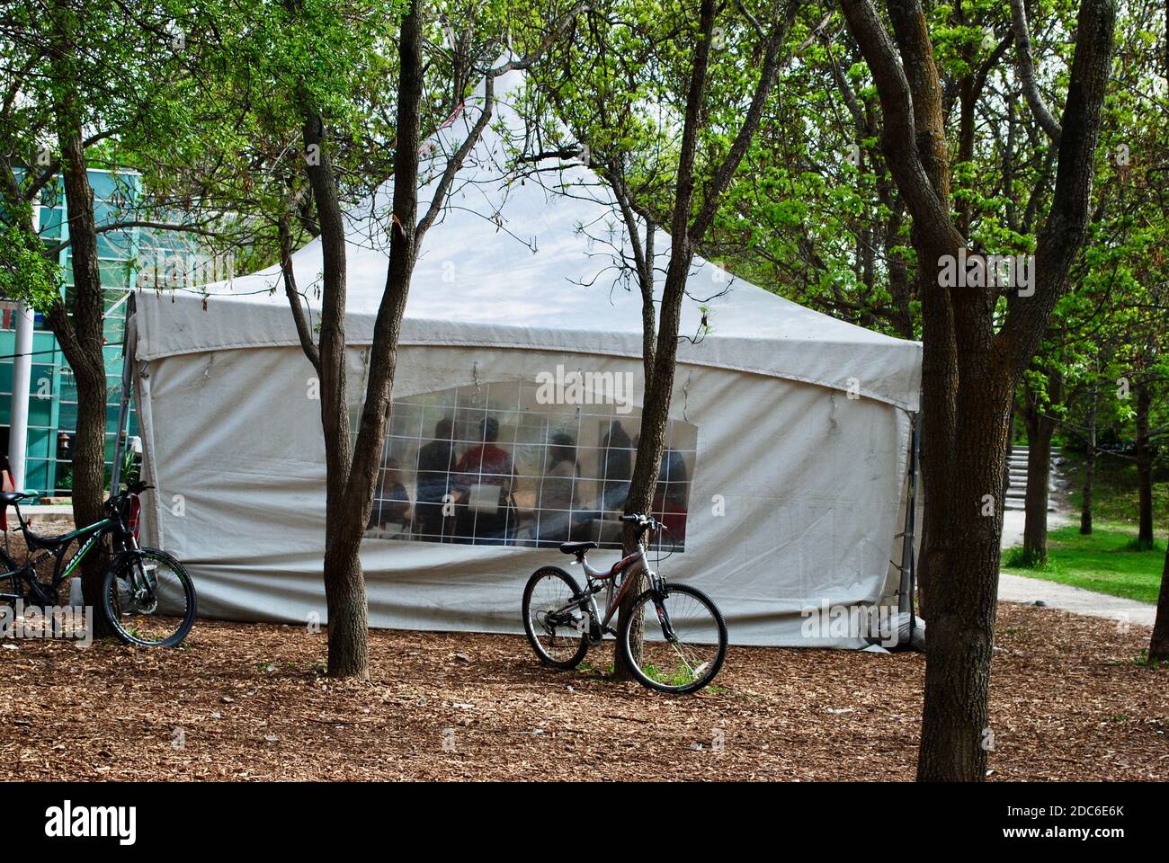 Turkish Red Crescent blood donation tent at METU. University students ...
