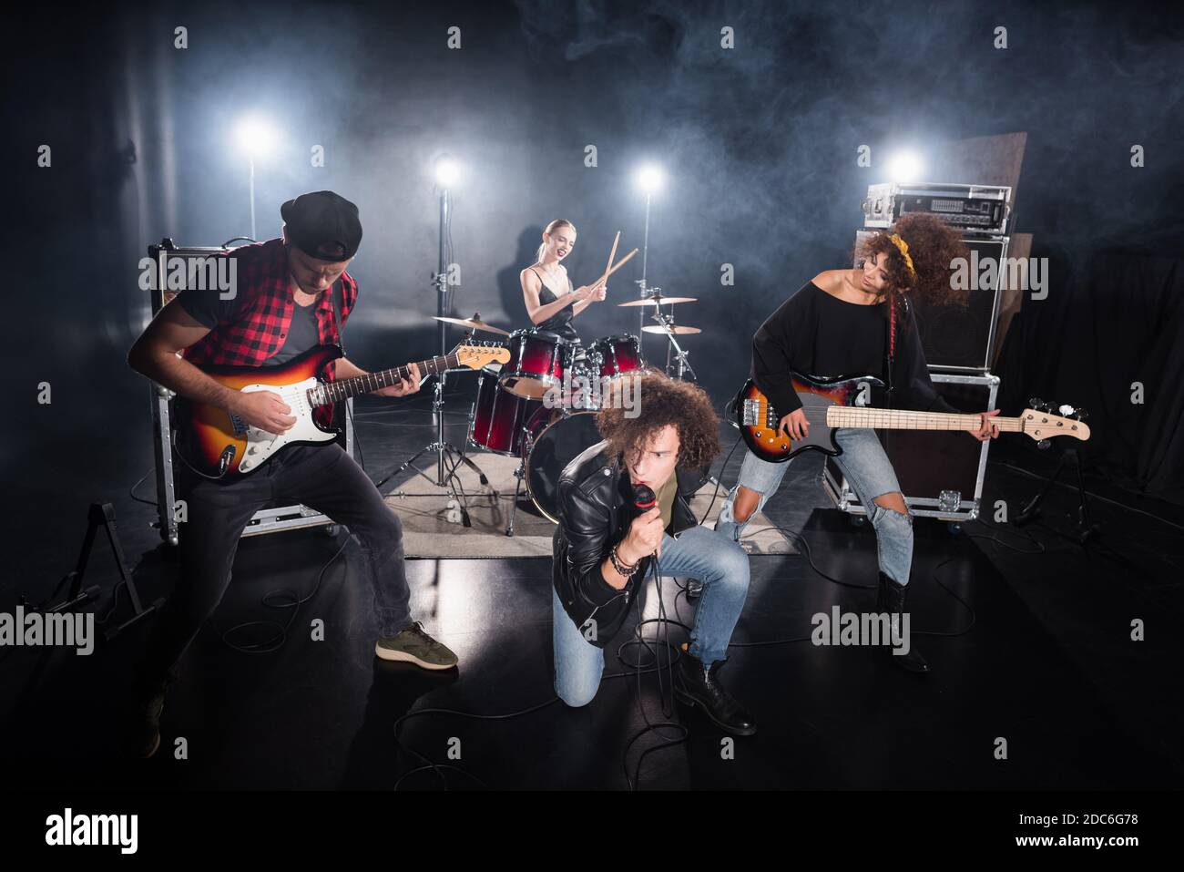 Rhythm music knee hi-res stock photography and images - Alamy