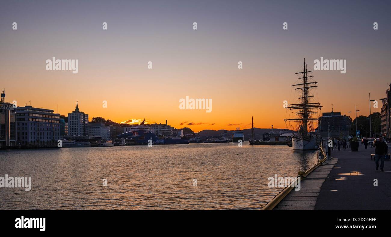 Bergen, Hordaland / Norway - 2019/09/03: Sunset over Bergen Vagen ...