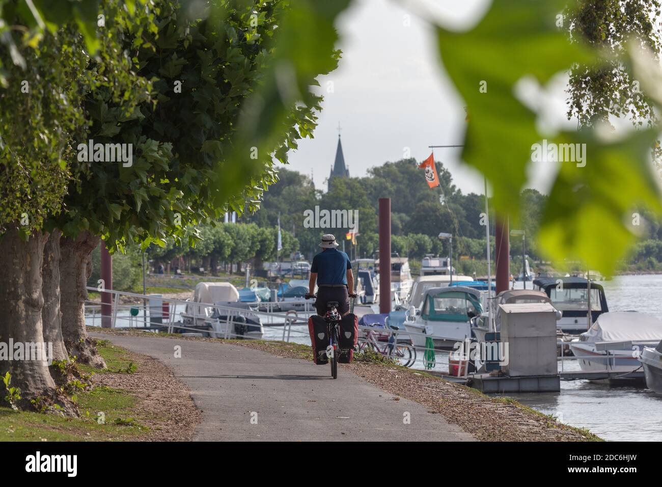 Cycleway hi-res stock photography and images - Alamy