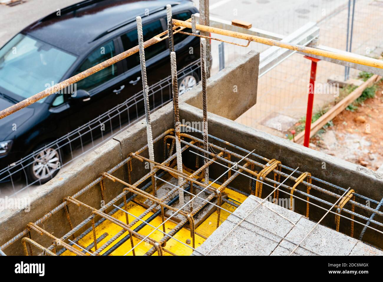 Detail of reinforced concrete slab with lightweight concrete blocks ...
