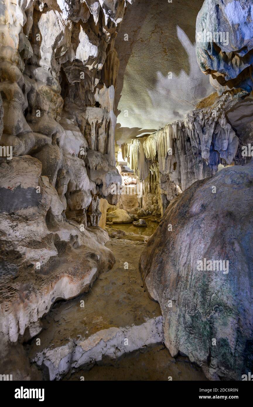 The Trinh Nu Cave is an important archaeological relic in Halong Bay ...