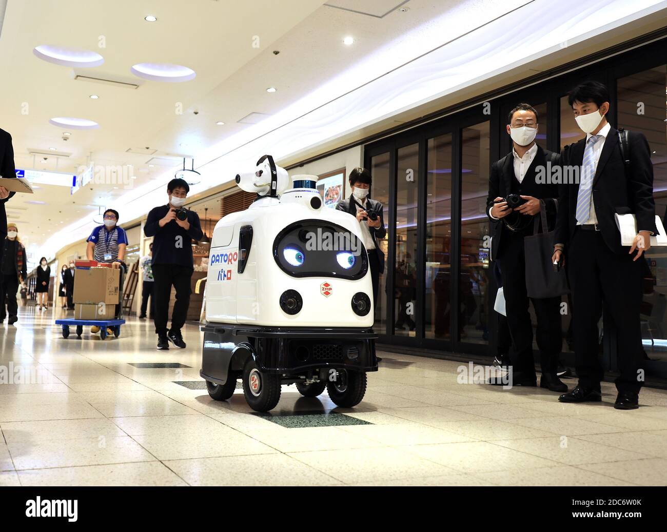 Tokyo, Japan. 19th Nov, 2020. Japanese robot venture ZMP's security ...
