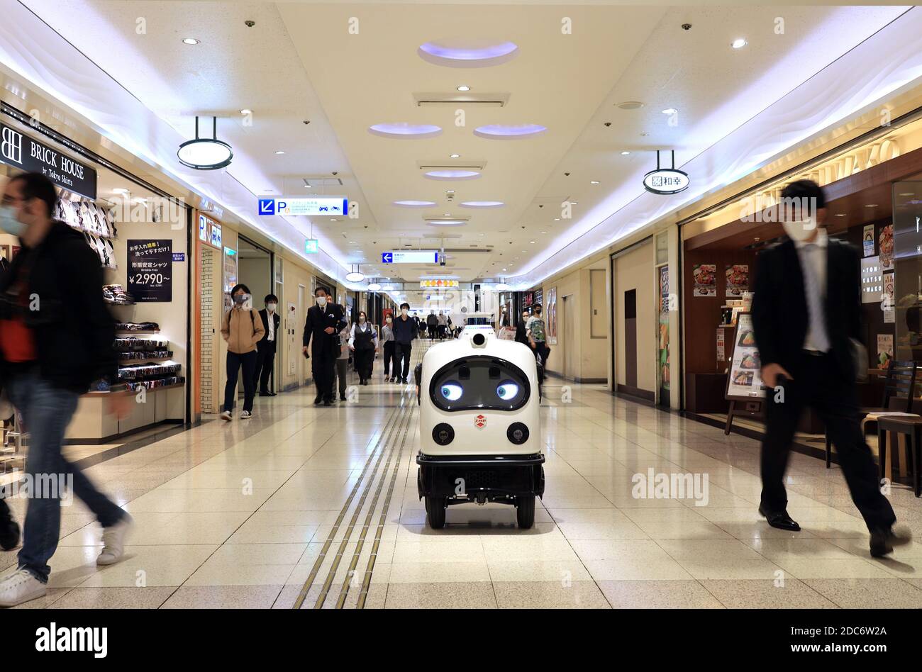 Japan security robot hi-res stock photography and images - Alamy