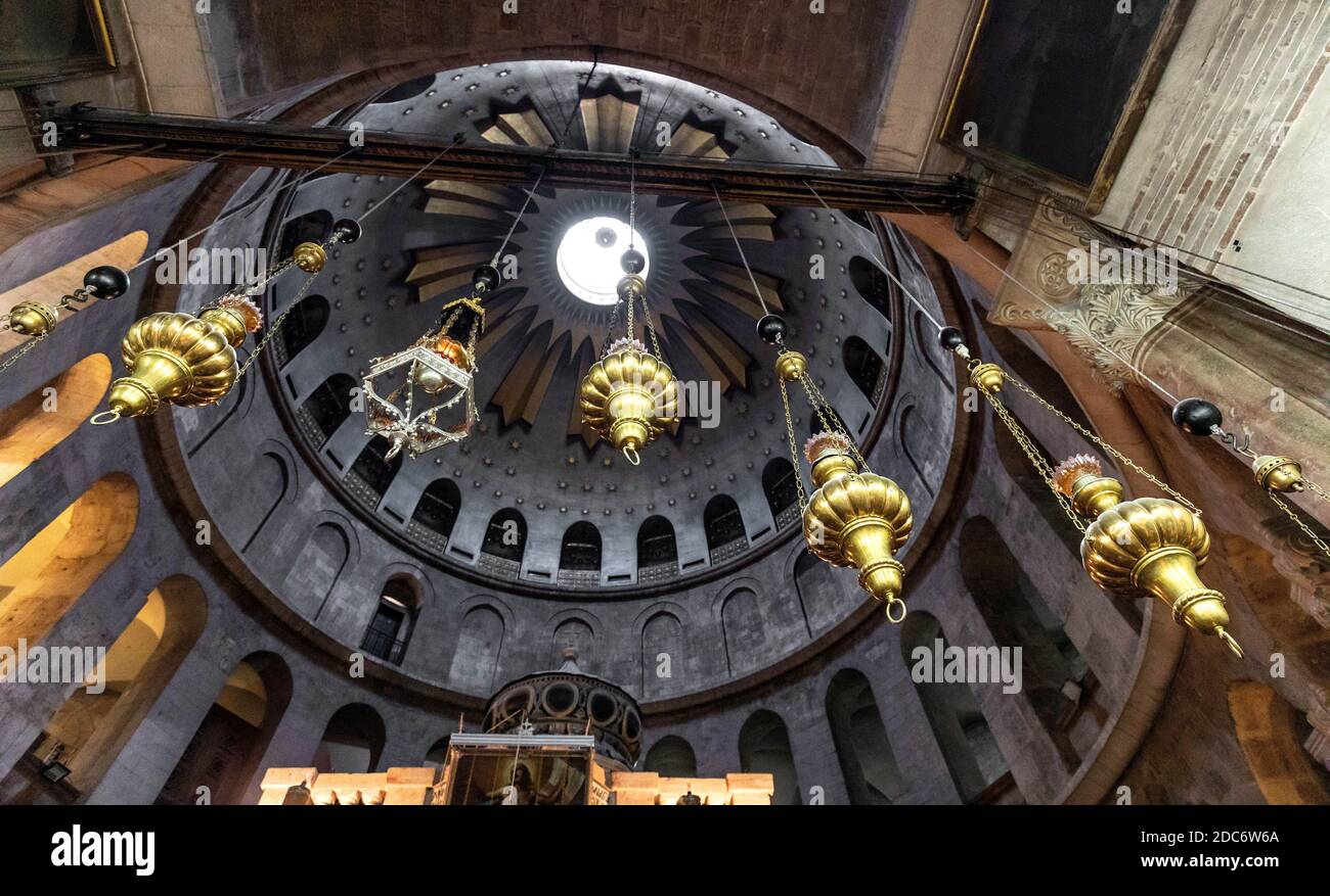 Jerusalem / Israel - 2017/10/12: Church of the Holy Sepulchre interior ...