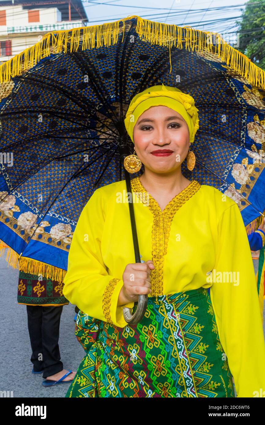 Participants and dancers at the Shariff Kabunsuan Festival in Cotabato ...