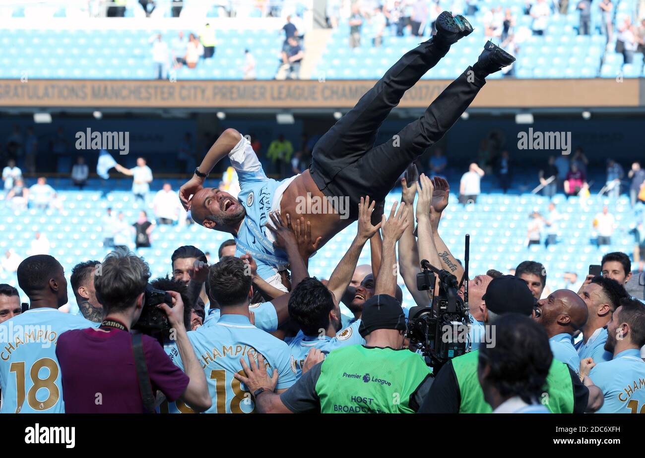 Premier league trophy celebrations hi-res stock photography and images ...