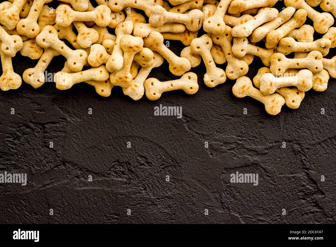 Dog pet food background. Top, overhead view Stock Photo - Alamy