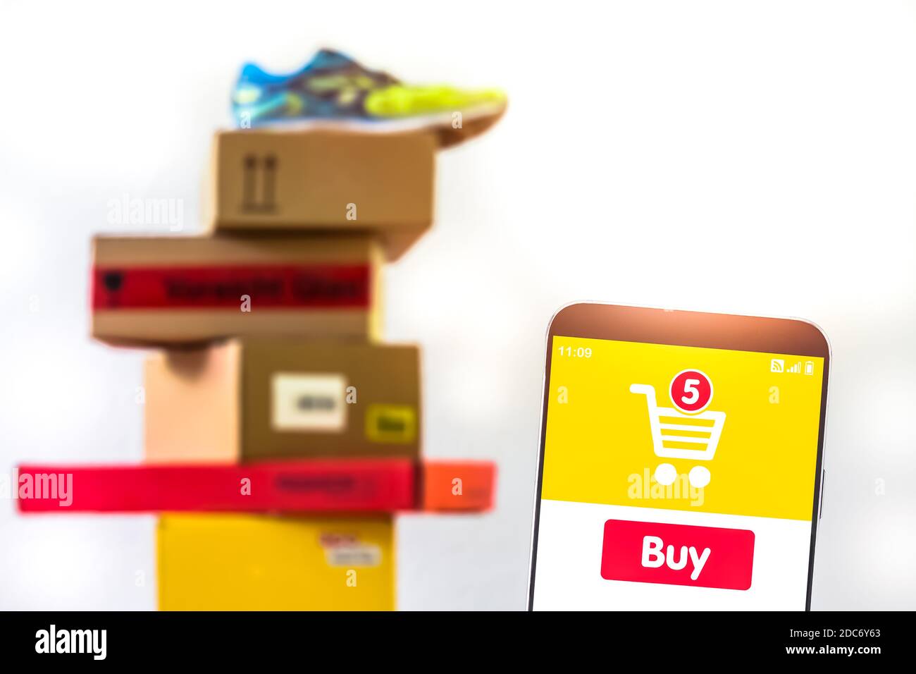 Pile up boxes hi-res stock photography and images - Alamy