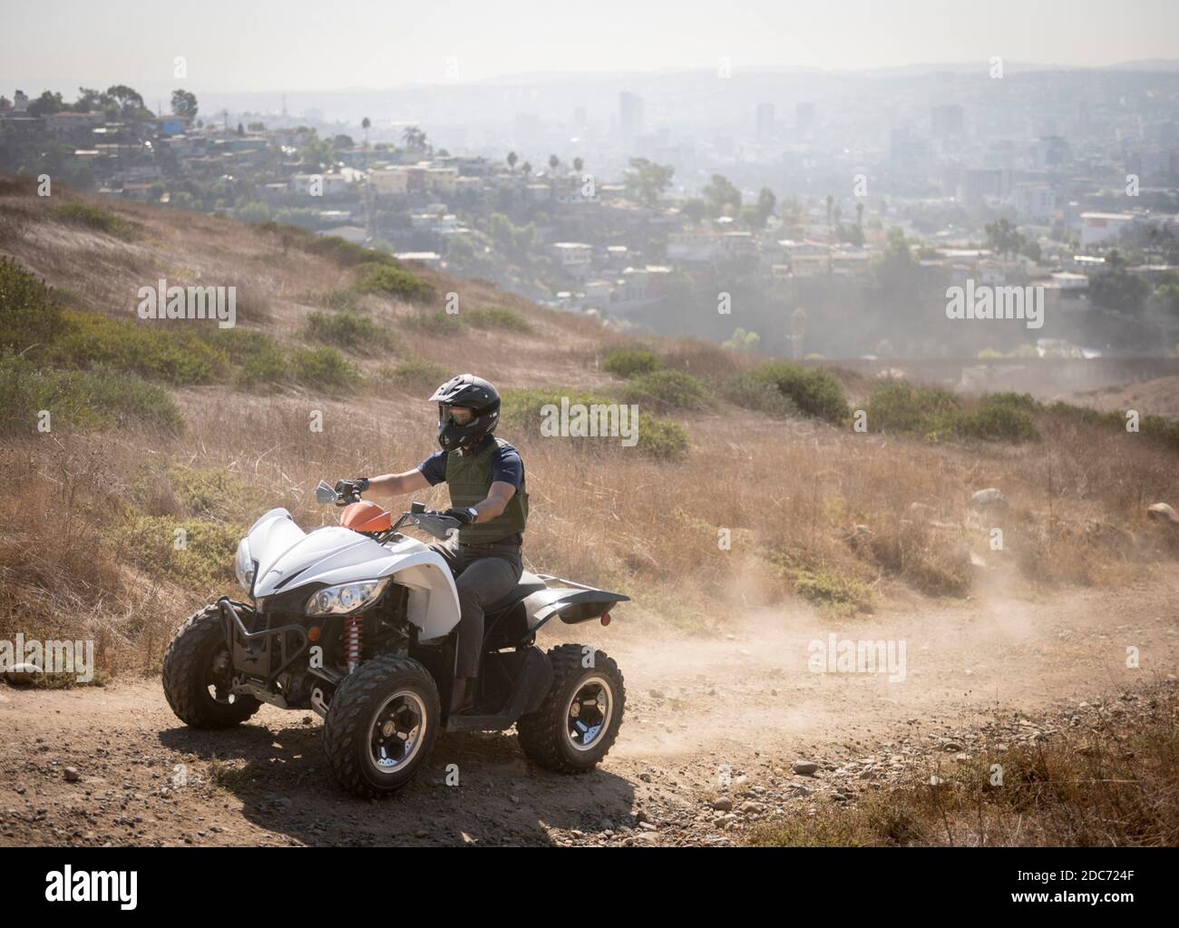 U s mexico border terrain hi-res stock photography and images - Alamy