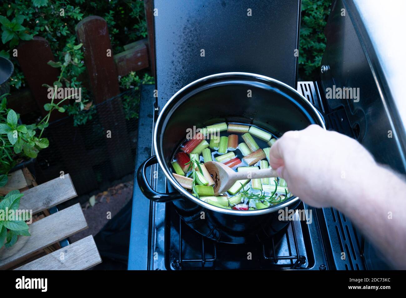 Pot boils hi-res stock photography and images - Alamy
