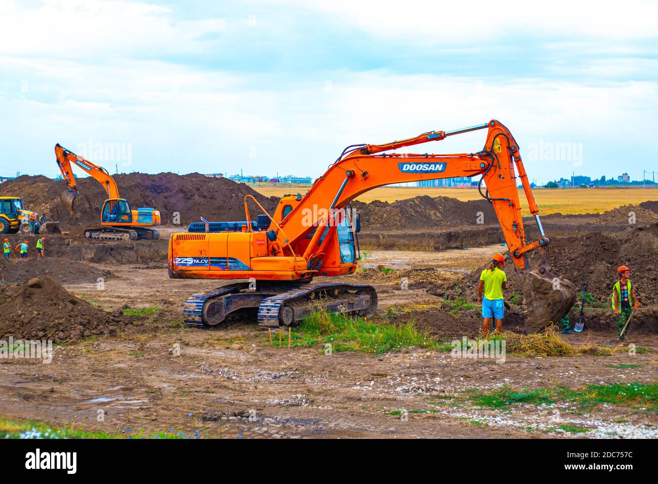 Earthmoving excavator hi-res stock photography and images - Alamy