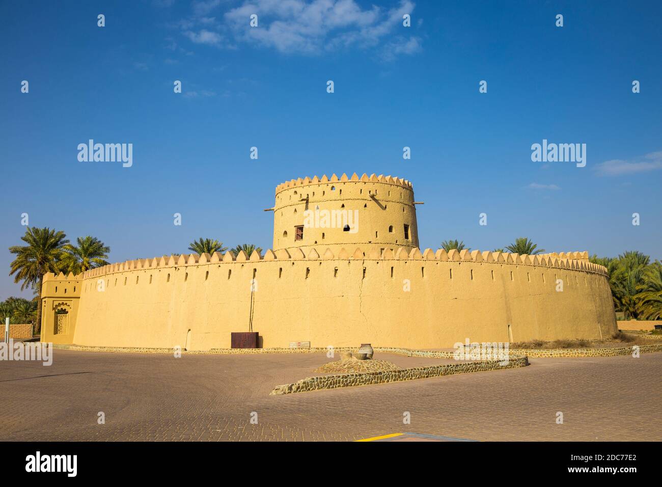 United Arab Emirates, Abu Dhabi, Al Ain, Hili, Hili Fort and watchtower ...
