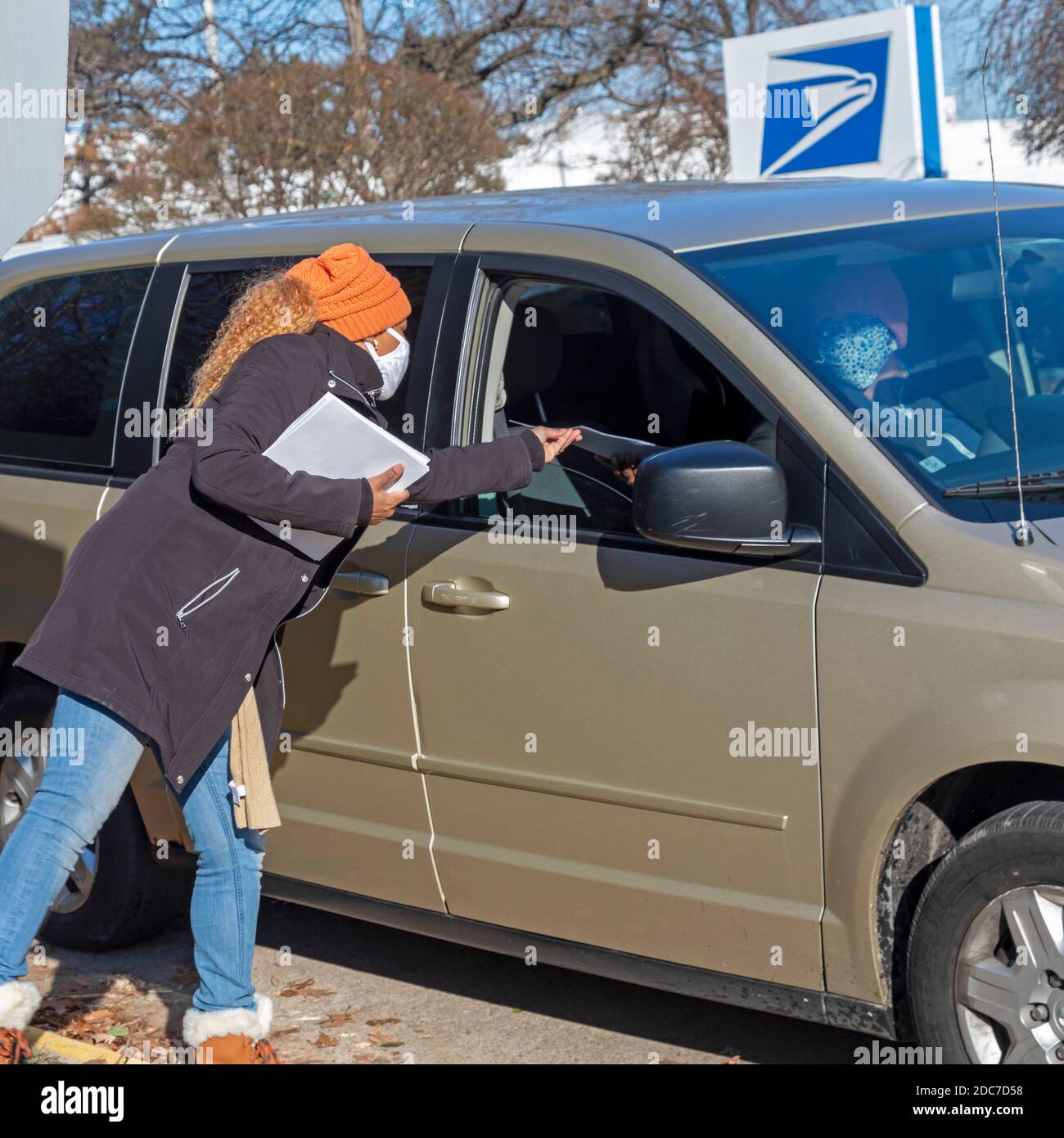 We are hiring covid hi-res stock photography and images - Alamy