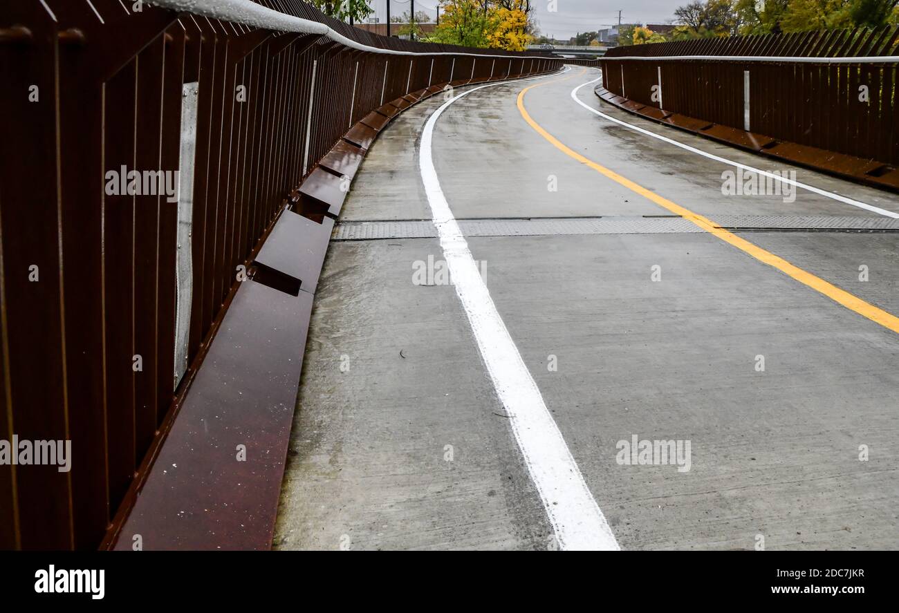 Empty spring trail hi-res stock photography and images - Alamy