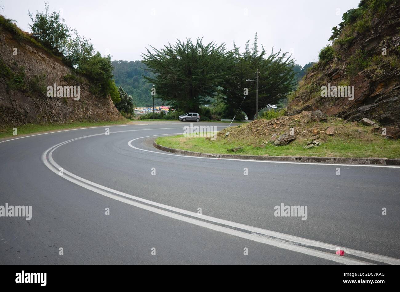 Curved freeway hi-res stock photography and images - Alamy