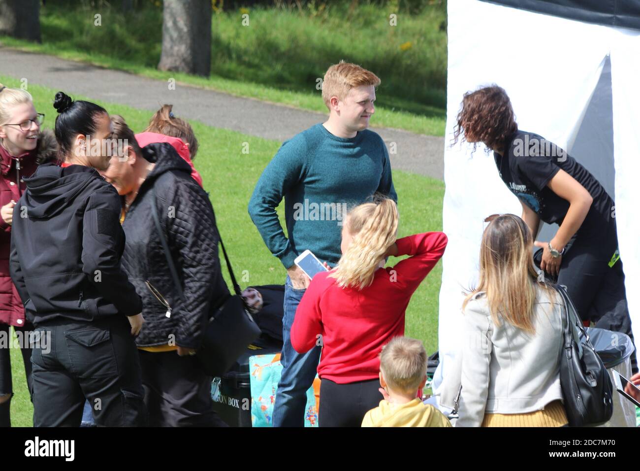Coronation street cast Sam Aston and Gemini Winter filming cable car ...